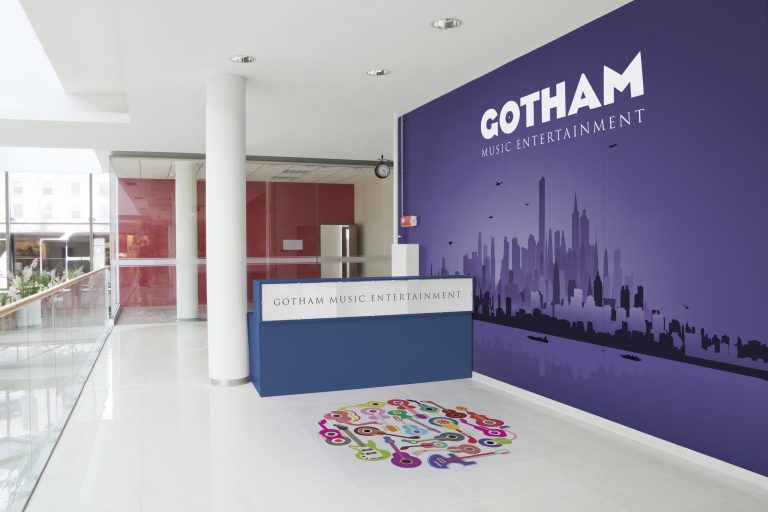 The Business Graphics Guide: Boost Sales and Increase Employee Morale